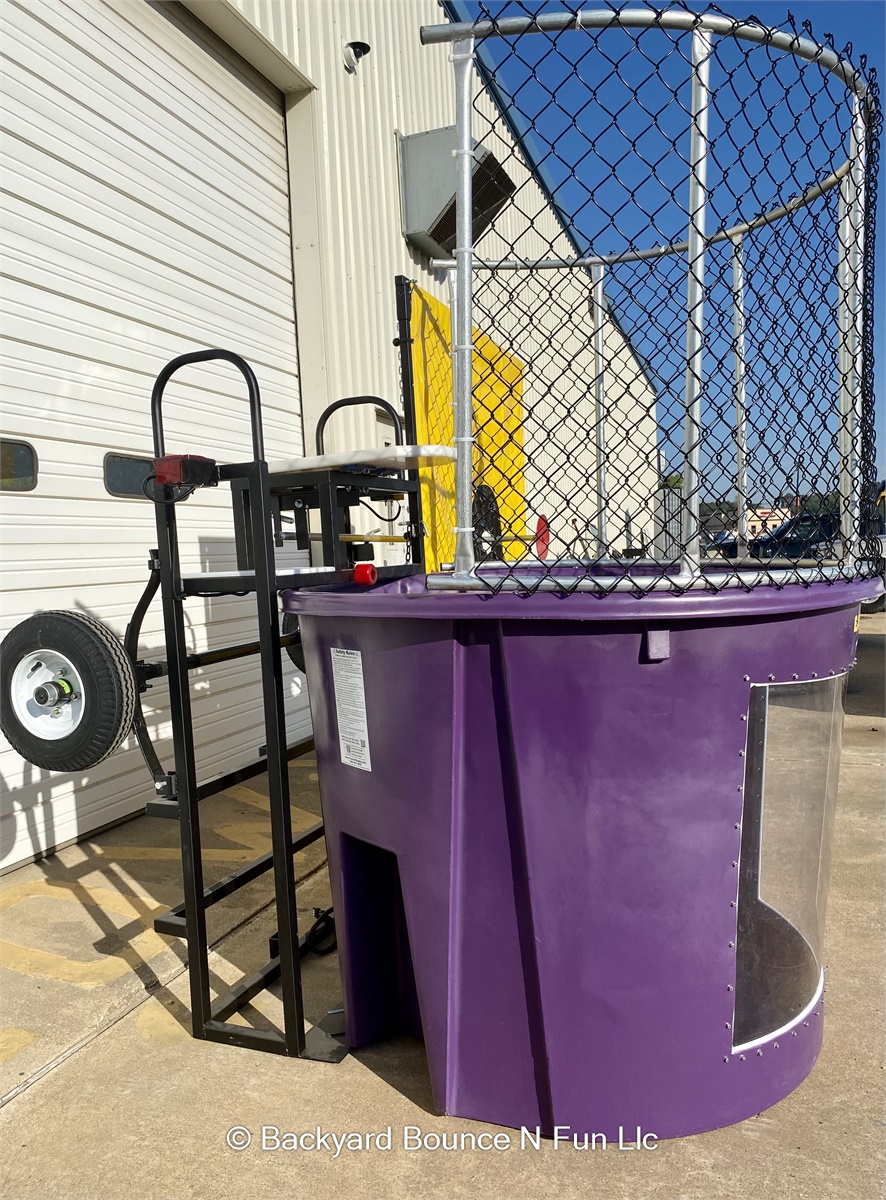 Dunk Tank - Party Rental in Tx | Backyard Bounce N Fun Llc